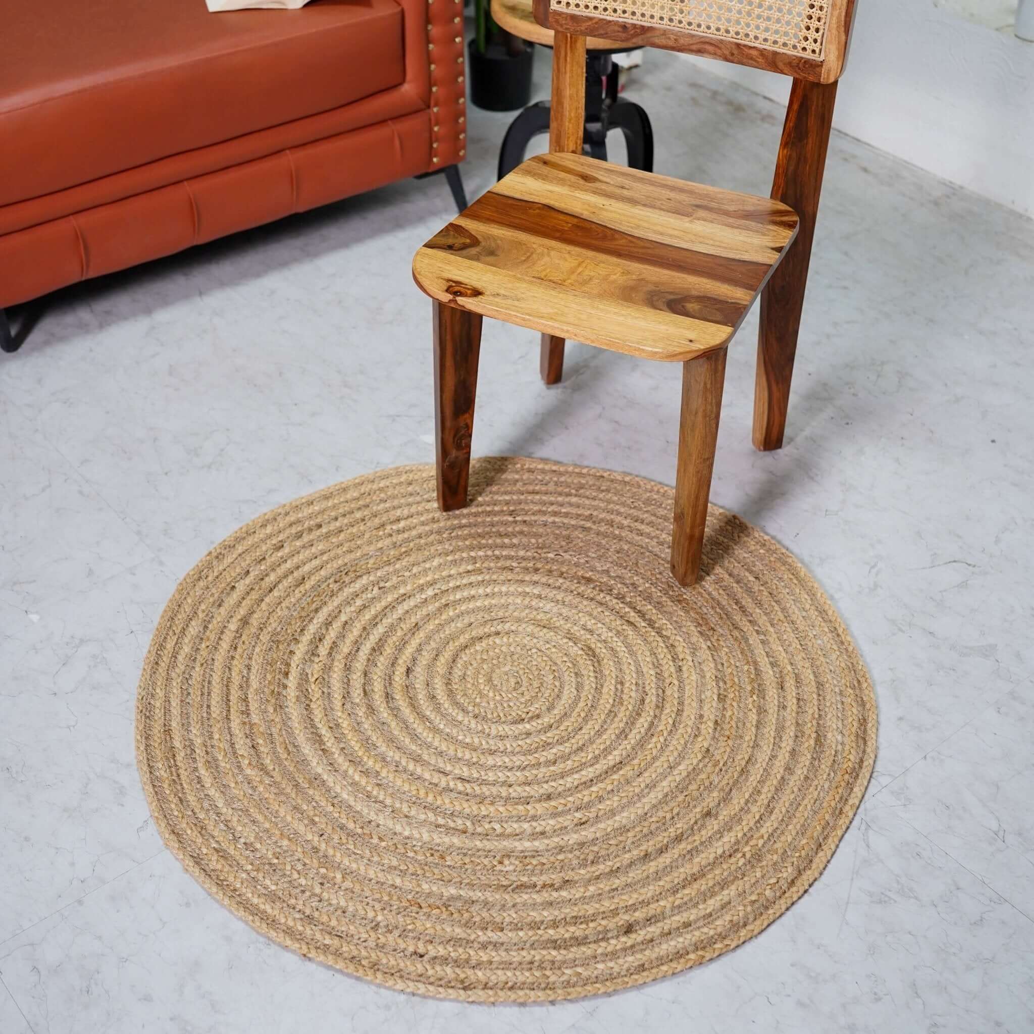 Spiral Weave Round Jute RugHandwoven Eco-Friendly Braided Accent